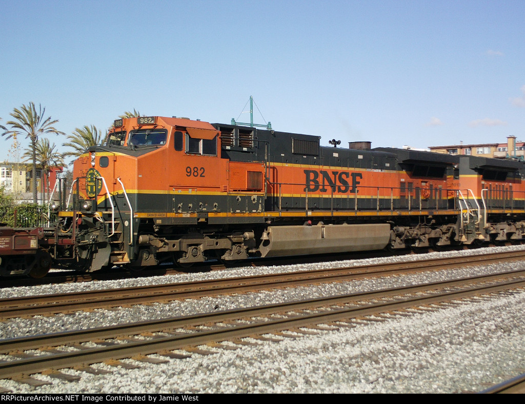 BNSF 982 on the B-OIGSEA